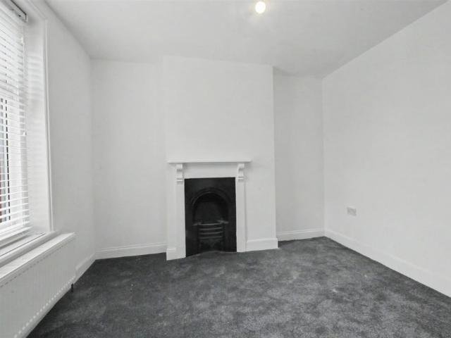 7 Bedroom House / Flat Share to let