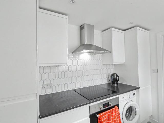7 Bedroom House / Flat Share to let