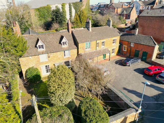 7 Bedroom House Kettering Northamptonshire 99840043