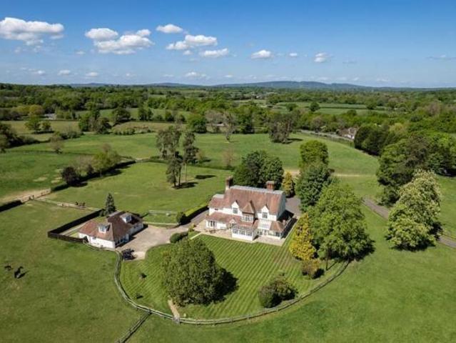 7 Bedroom House Horsham West Sussex LS98503716