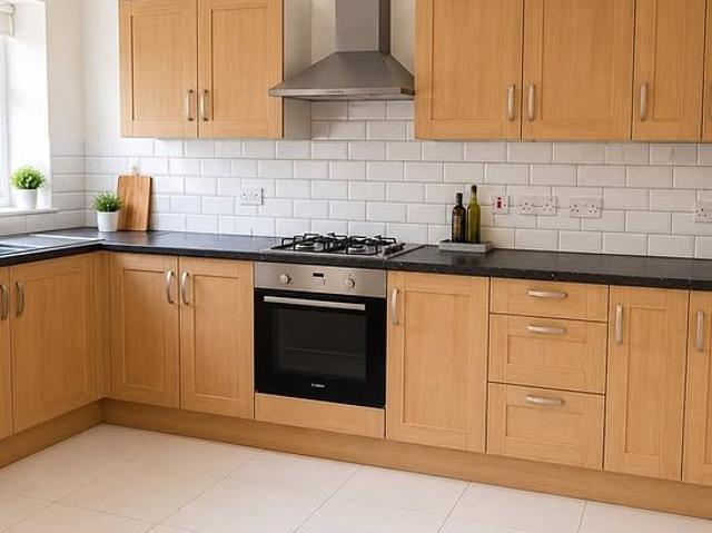7 bedroom house in Ilford