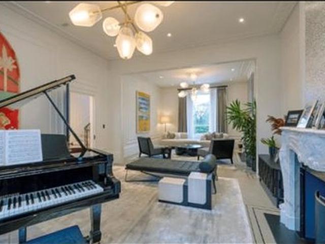 7 bedroom house in London