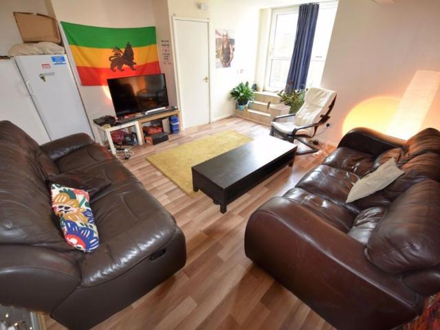 7 bedroom House in Richmond Mount, Leeds