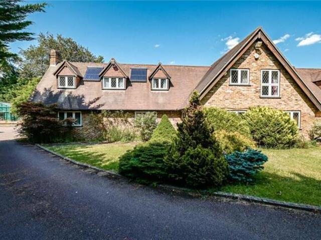 7 Bedroom House Iver Buckinghamshire LS100917721
