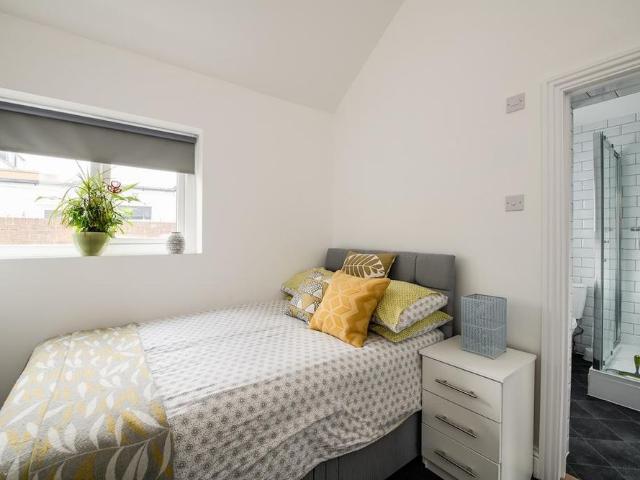 7 bedroom house of multiple occupation to rent