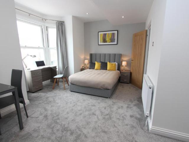7 bedroom house of multiple occupation to rent