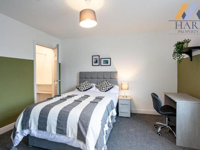 7 bedroom house of multiple occupation to rent