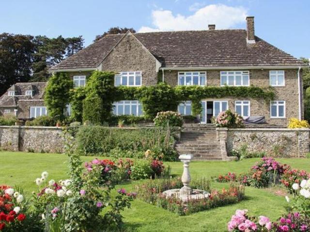7 Bedroom House Lower Beeding West Sussex LS98687710