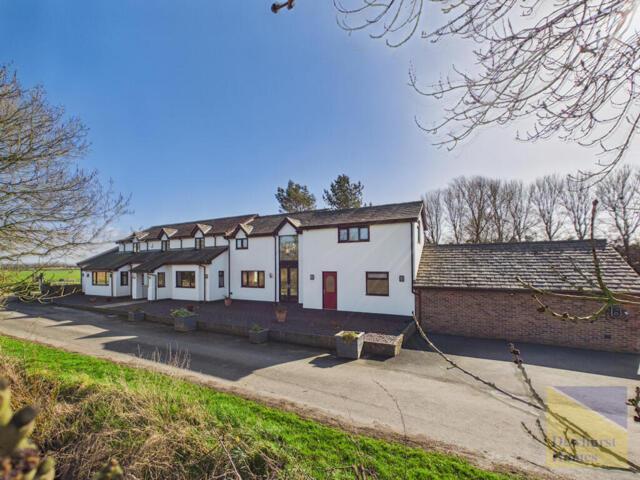 7 Bedroom House Lancs Lancashire LS101678154