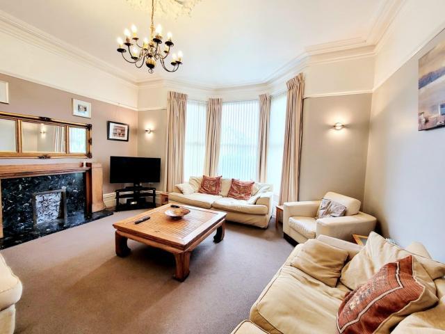 7 Bedroom House Liverpool Liverpool 72596222