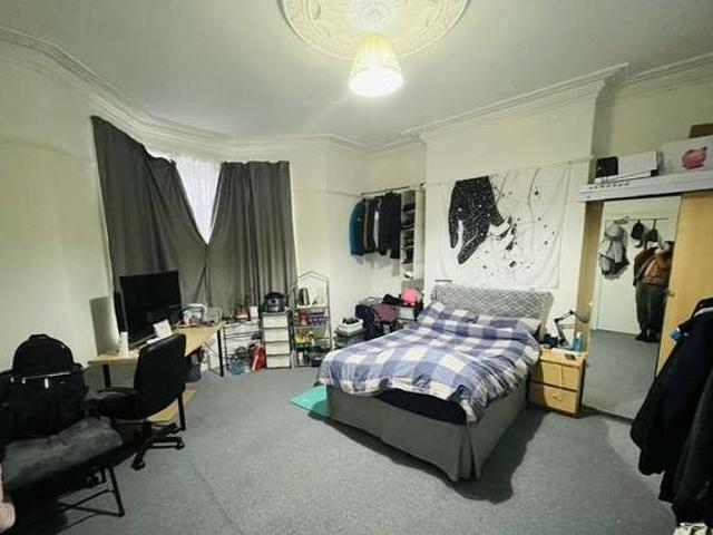 7 bedroom house share for rent in 20 Alexandra road PL4