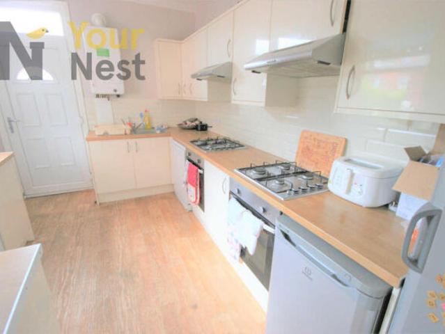 7 bedroom house share for rent in Room 2, Estcourt Terrace, Headingley, LS6 3EX, LS6
