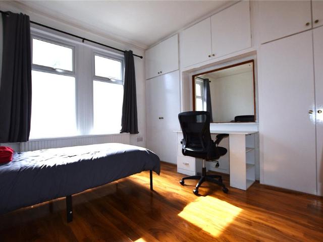 7 bedroom house share to rent