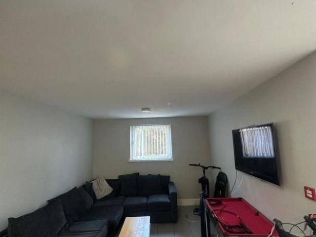 7 bedroom house share to rent