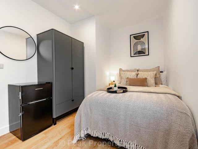 7 bedroom house share to rent