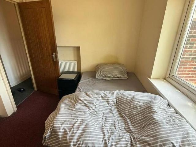 7 bedroom house share to rent