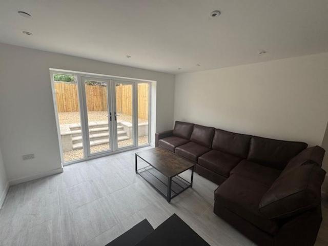 7 bedroom house share to rent