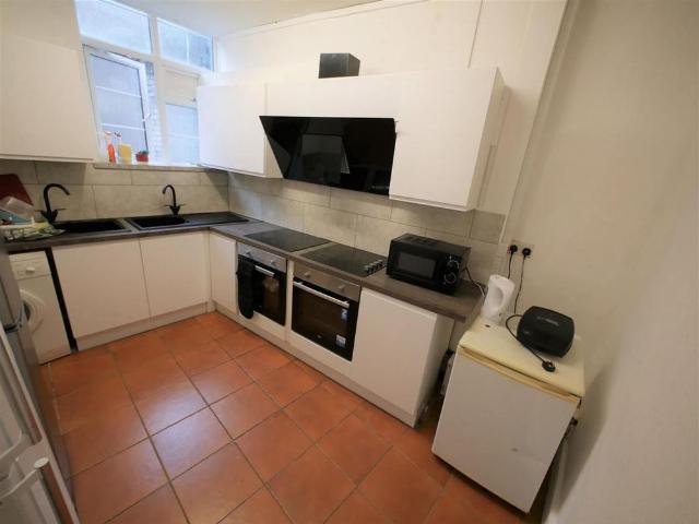 7 bedroom house share to rent
