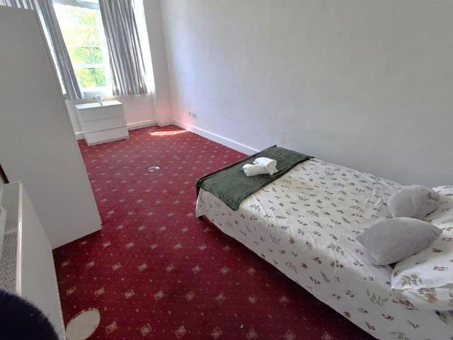 7 bedroom house share to rent