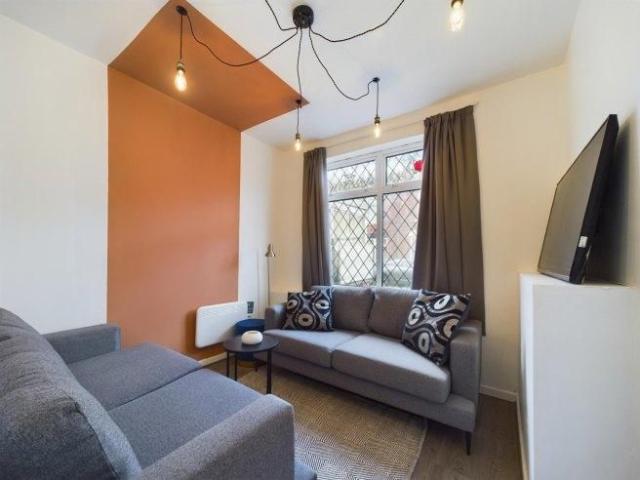 7 bedroom house share to rent