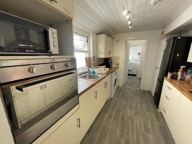 7 bedroom house share to rent