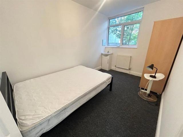 7 bedroom house share to rent