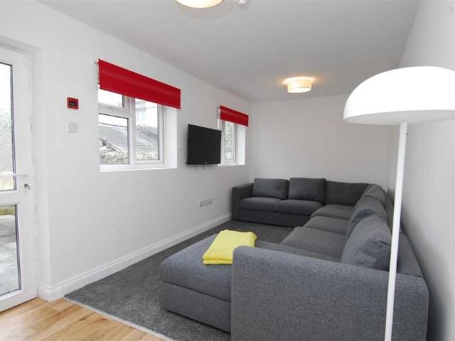 7 bedroom house share to rent