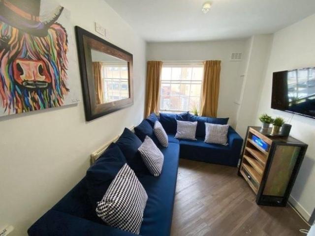 7 bedroom house share to rent