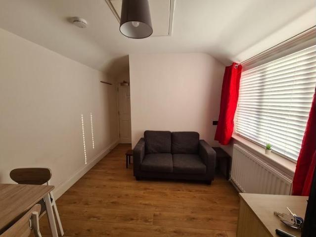 7 bedroom house share to rent