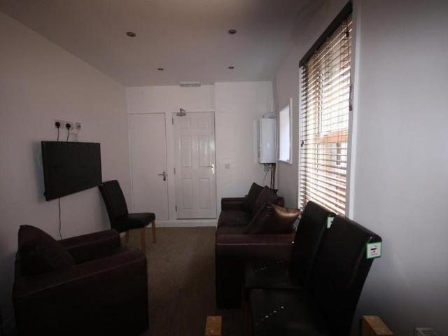 7 bedroom house share to rent