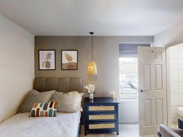 7 bedroom house share to rent