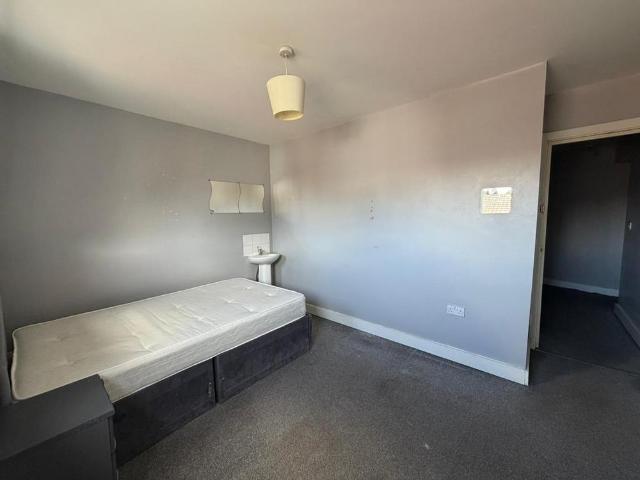 7 bedroom house share to rent