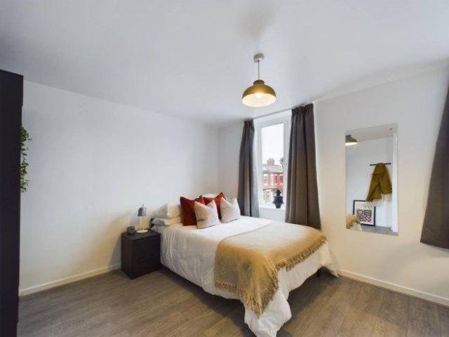 7 bedroom house share to rent