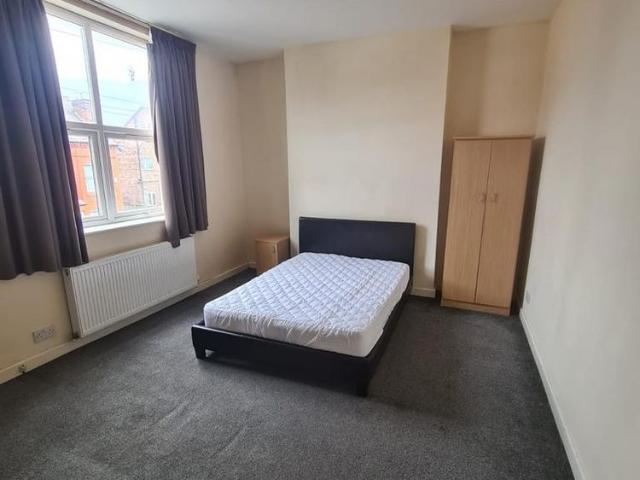 7 bedroom house share to rent