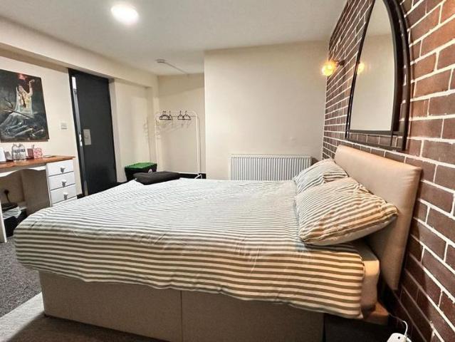 7 bedroom house share to rent