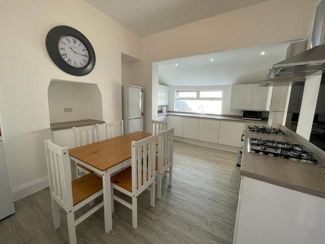 7 bedroom house share to rent