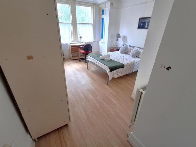 7 bedroom house share to rent