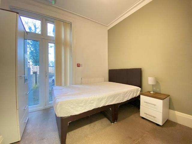 7 bedroom house share to rent
