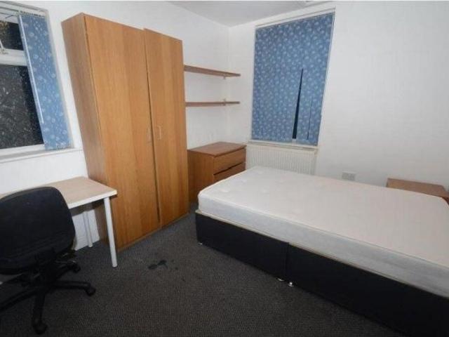 7 bedroom house share to rent