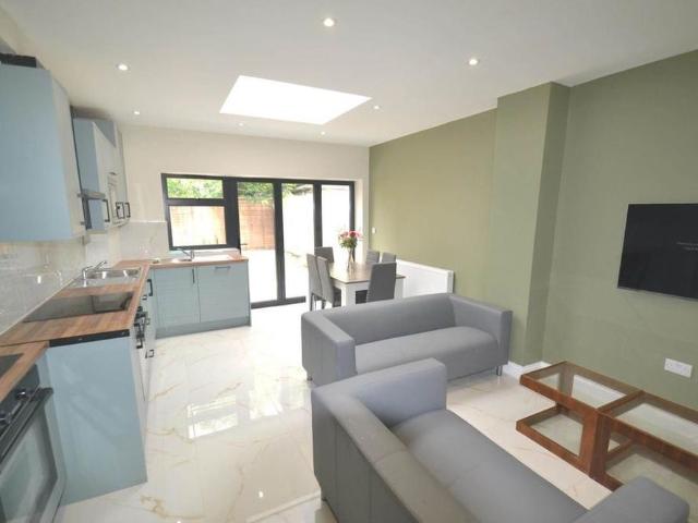 7 bedroom house share to rent