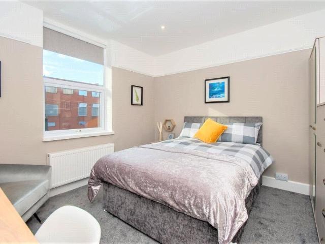 7 bedroom house to rent