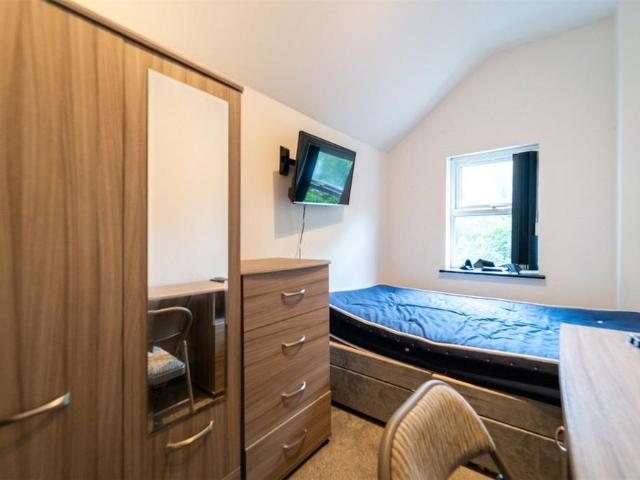 7 bedroom house to rent
