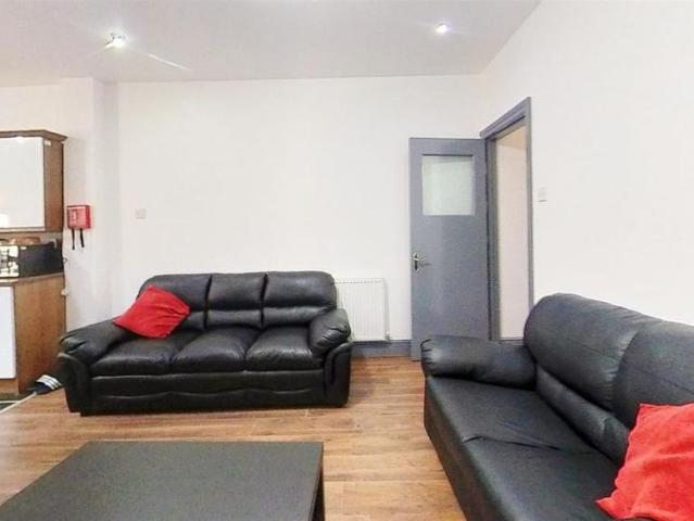 7 bedroom house to rent