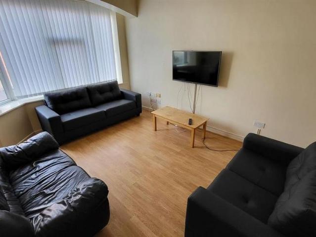 7 bedroom house to rent