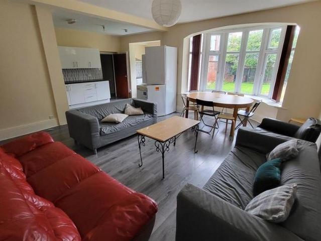 7 bedroom house to rent