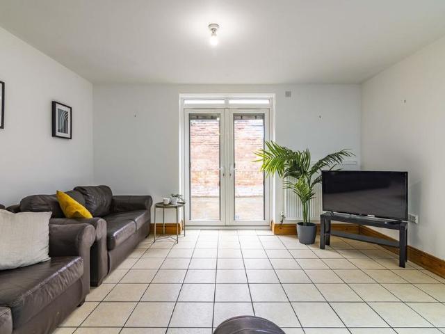 7 bedroom house to rent