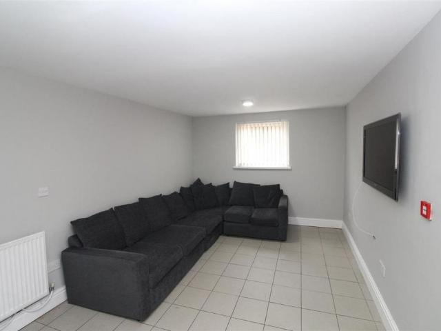 7 bedroom house to rent