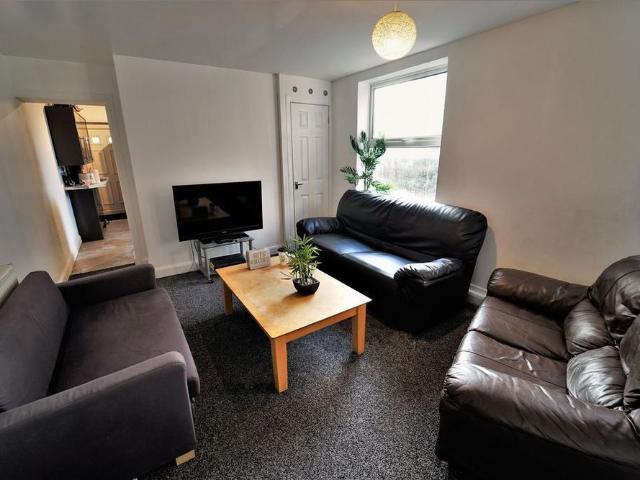 7 bedroom house to rent