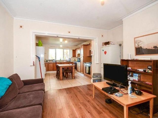 7 bedroom house to rent