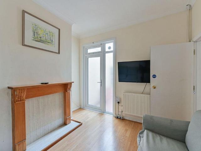 7 bedroom house to rent
